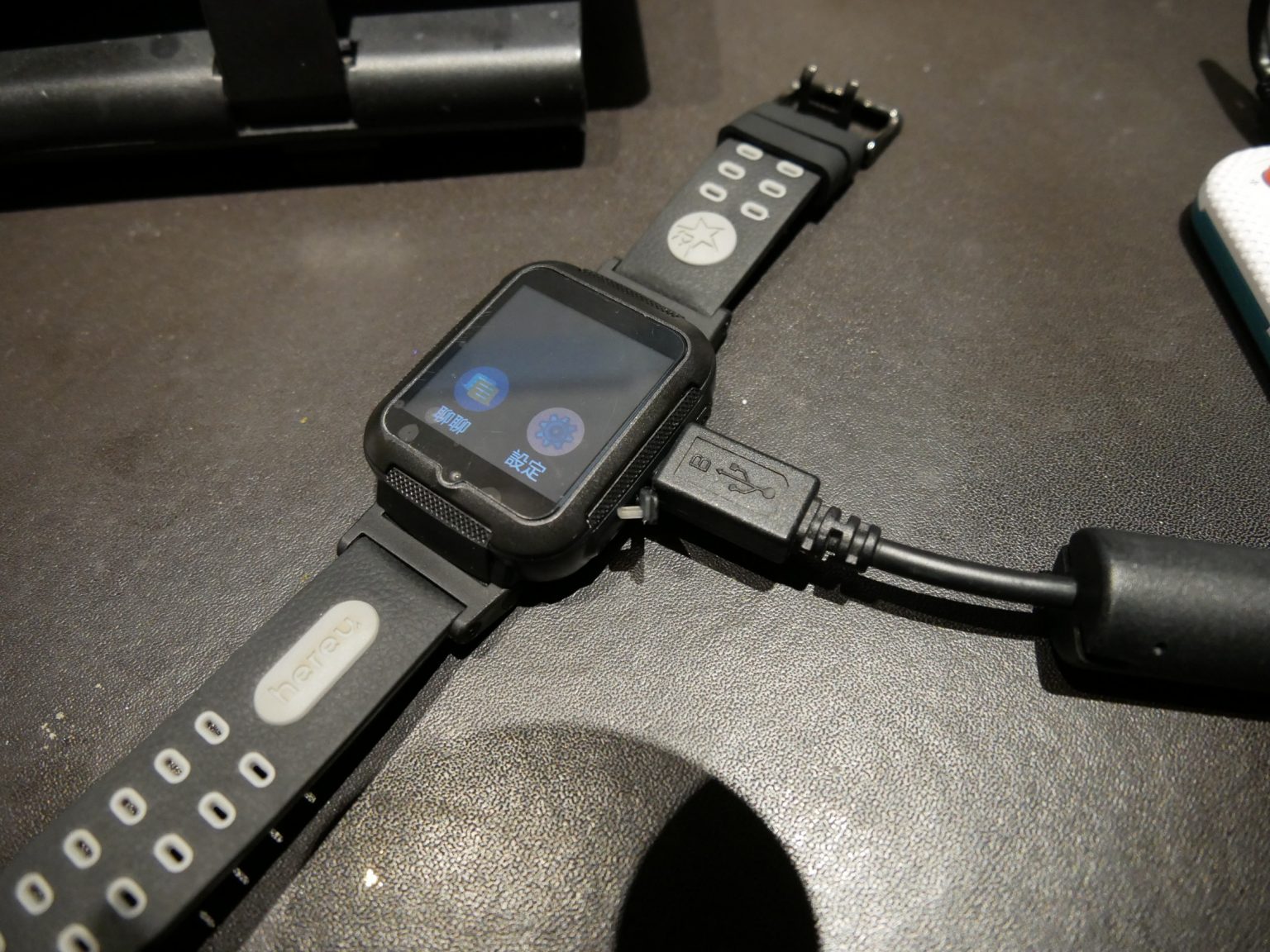 [啾團] 兒童定位手錶hereu-HeroWatch 全球首款奈米科技防水4G兒童智慧手錶 - I am 蓓蓓,讓我們一起變美麗