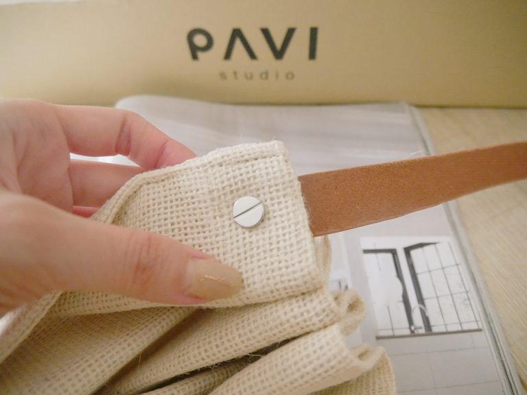 [啾團] 泰國新銳設計師品牌PAVI STUDIO摺疊肩背包,百搭怎麼背都好看,有型時尚耐裝 - I am 蓓蓓,讓我們一起變美麗